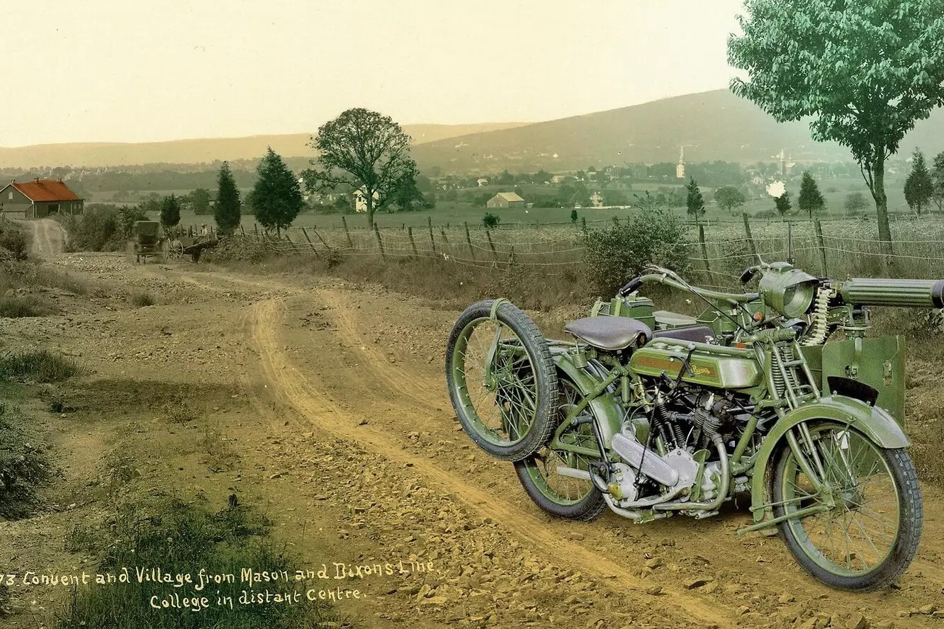 Dvoukolí váleční koně: obrněné motocykly s kulomety