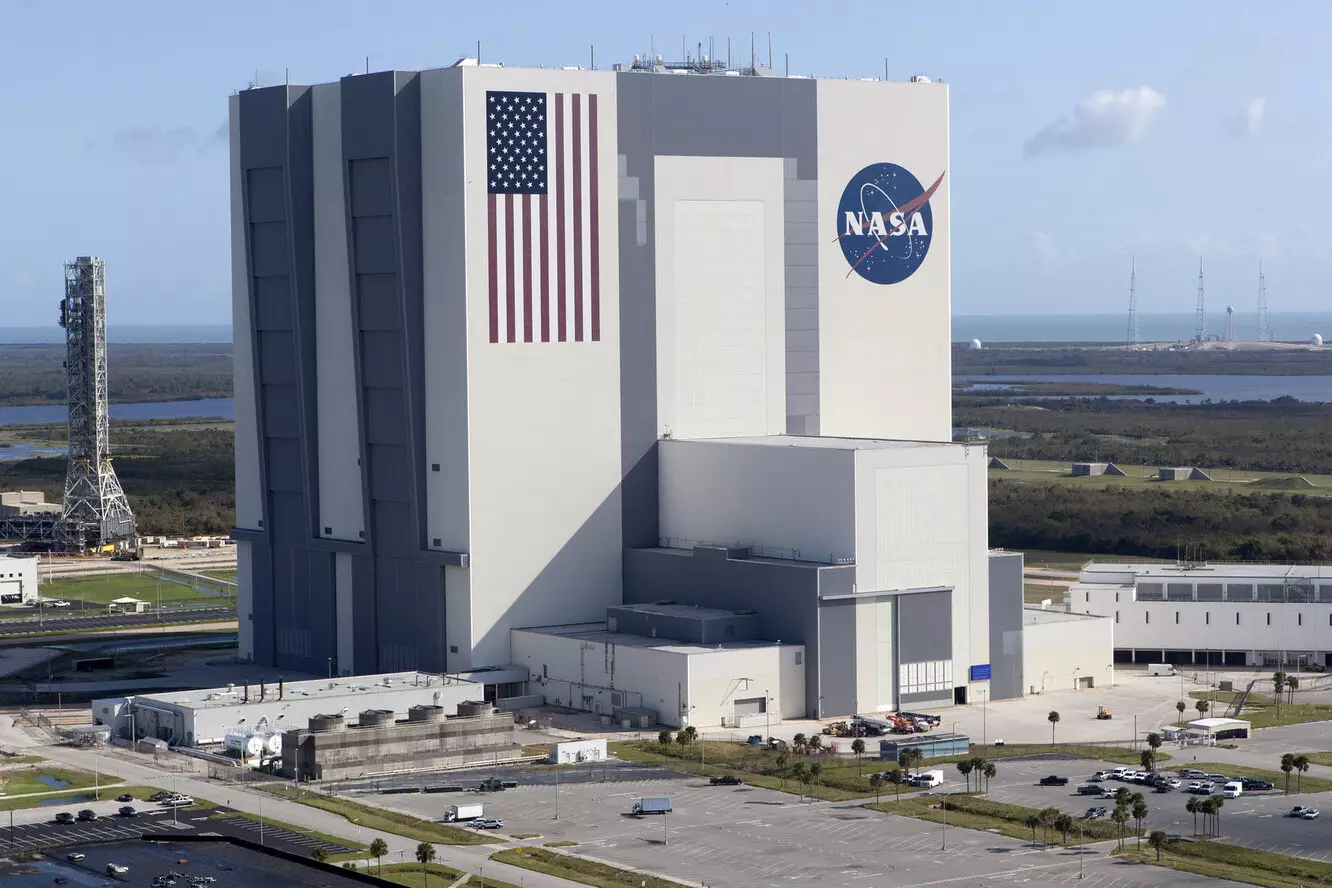 In-NASA tipprojbixxi lin-nies milli jersqu lejn il-launch pads