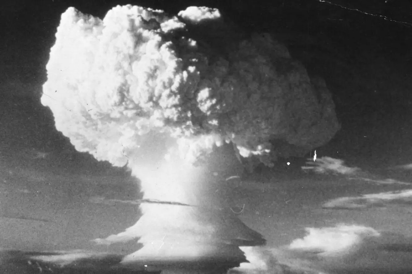 Нуклеарни тестови СССР-а и САД довели су до кише над Великом Британијом