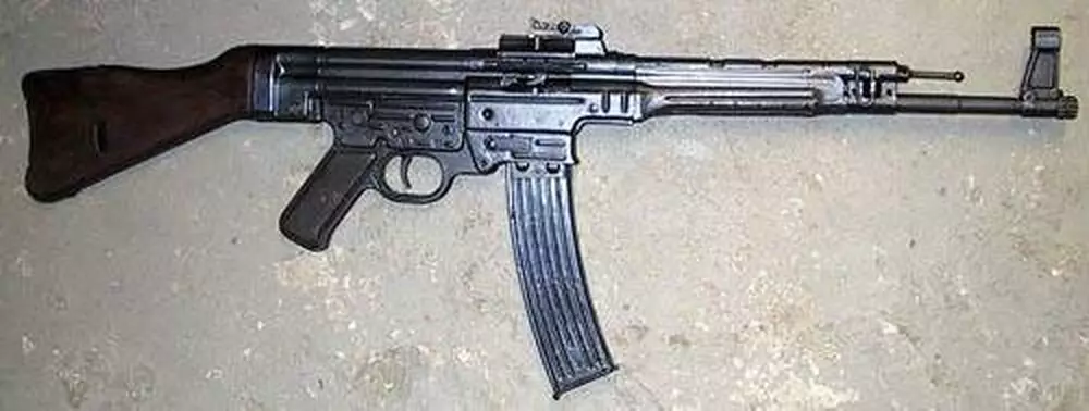 Sturmgewehr 44, Siamani
