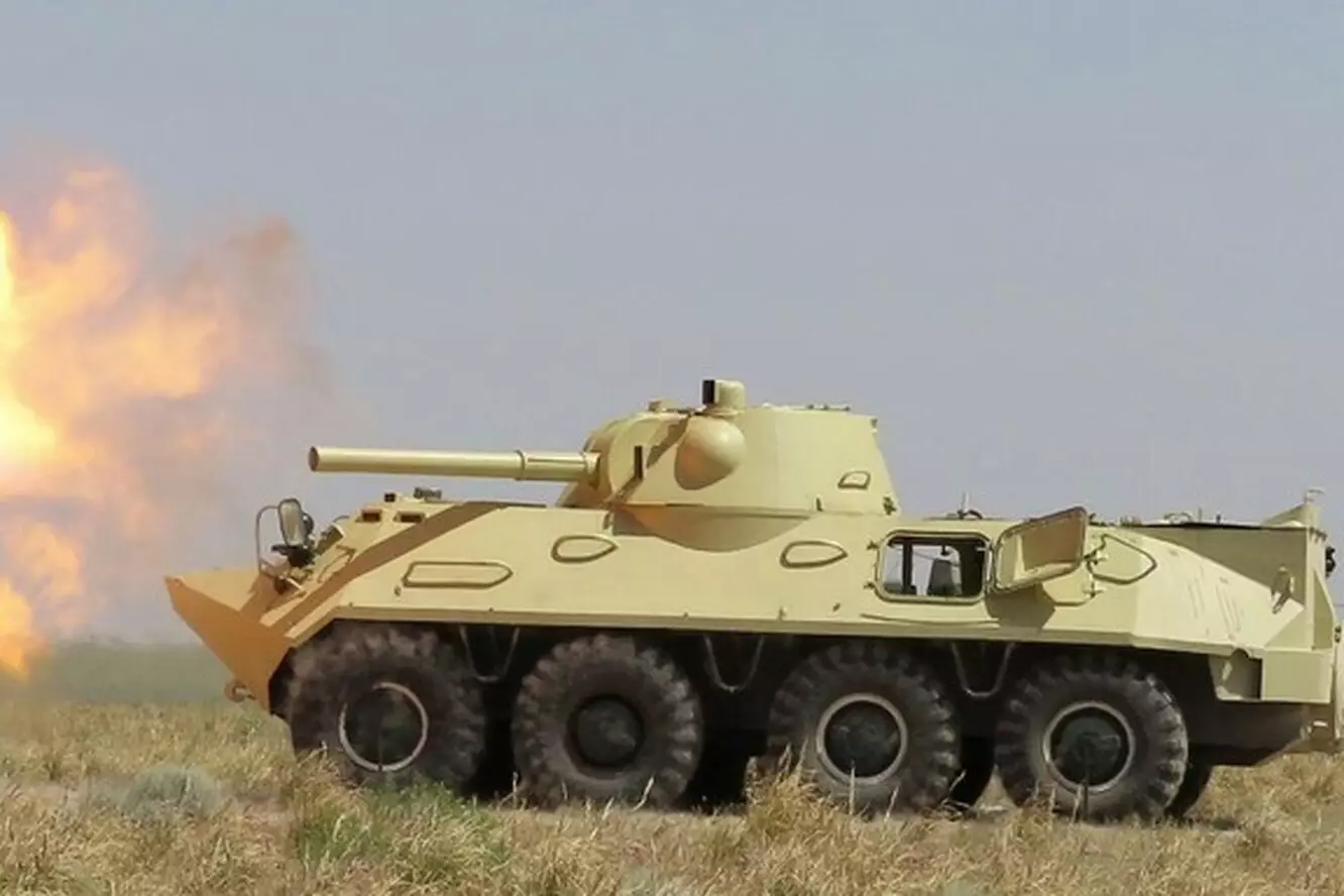 A hybrid of armored personnel carriers and self-propelled guns was built in Uzbekistan 372887_1