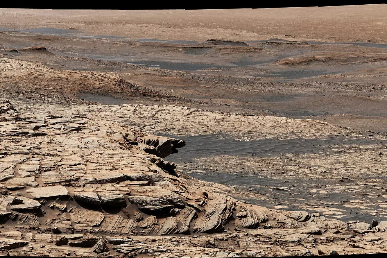 NASA's Marsrover nam een foto vanaf Mount Sharp