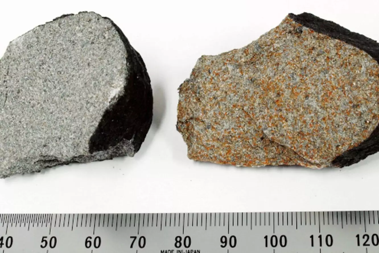 Izingcezu ze-meteorite ewile ezitholwe e-Japan