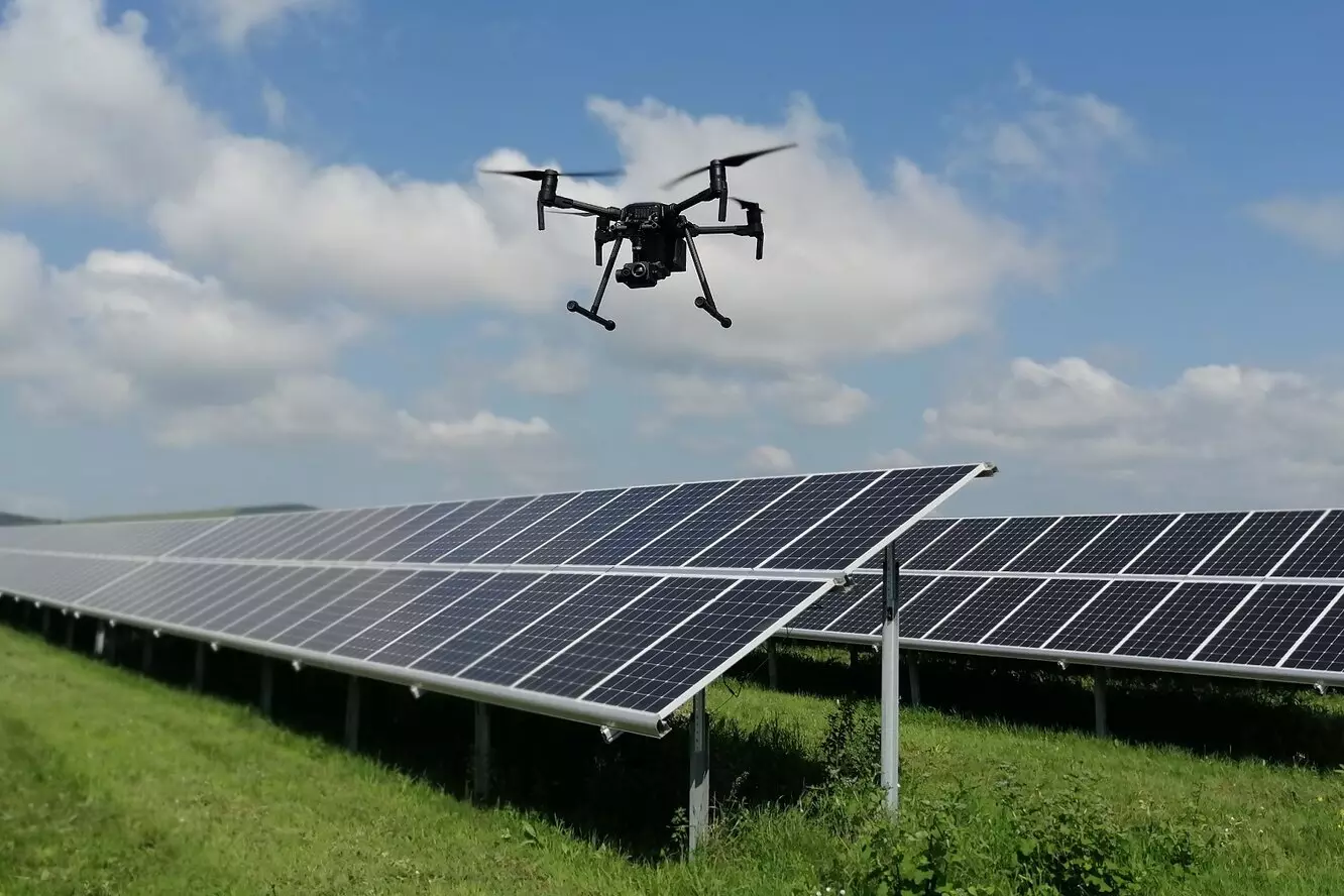 Günəş elektrik stansiyaları dronlarla yoxlanılacaq