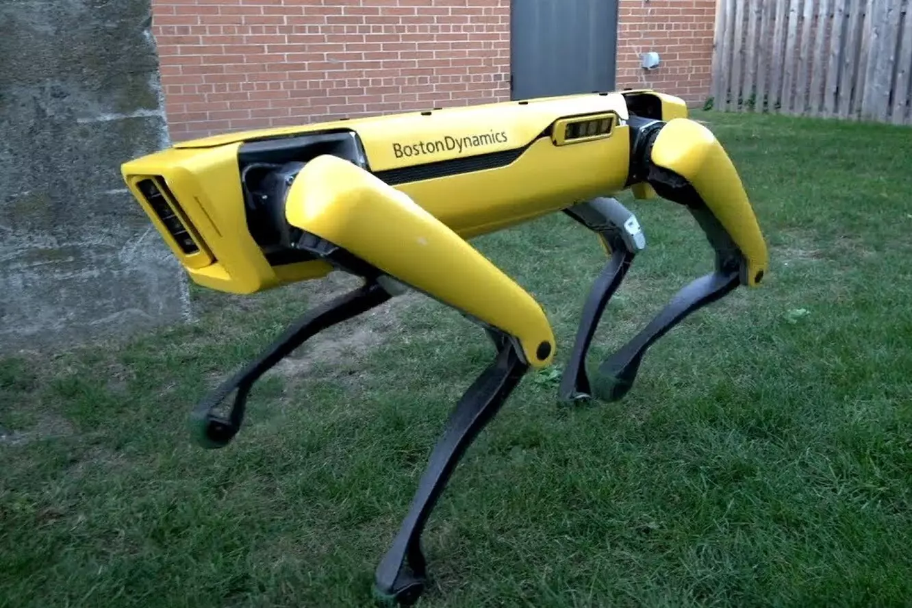 Now everyone can go for a walk with the Boston Dynamics dog