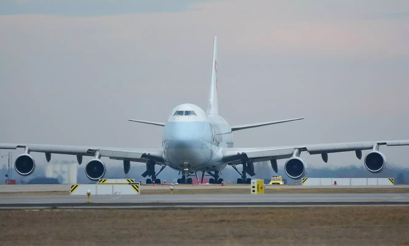 máy bay Boeing 747