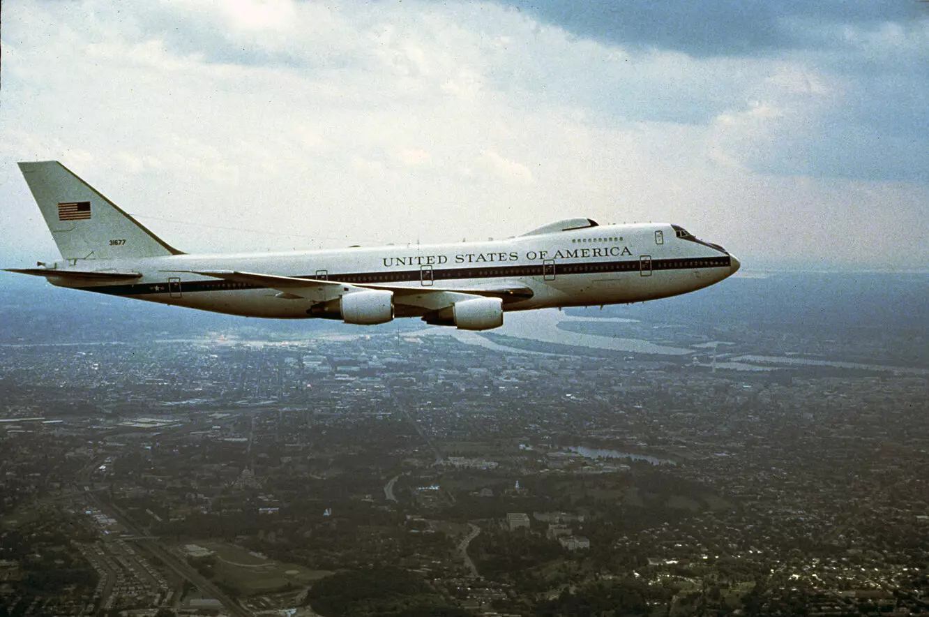 máy bay Boeing 747