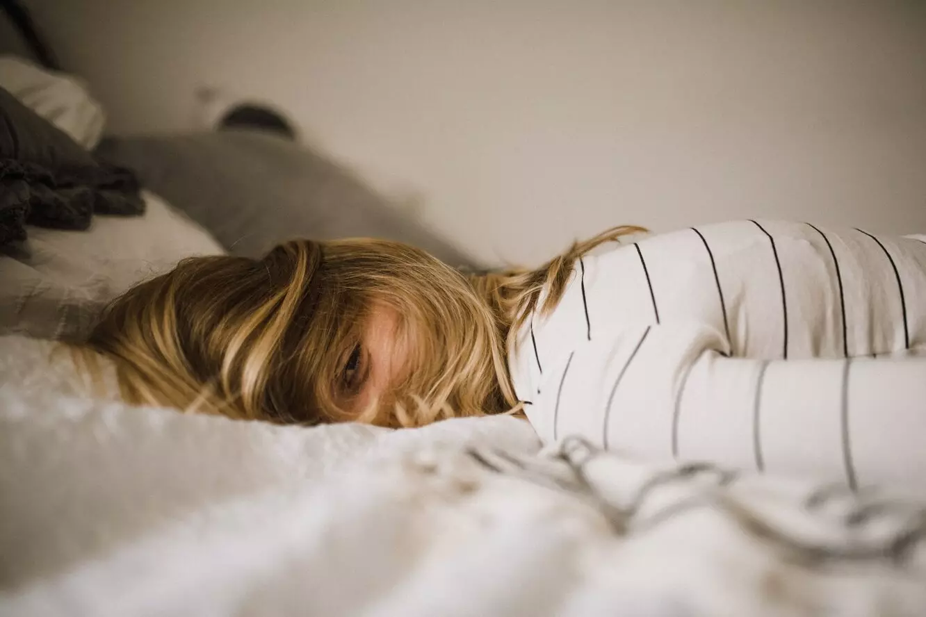 למה אנחנו לא יכולים להירדם גם כשאנחנו עייפים?