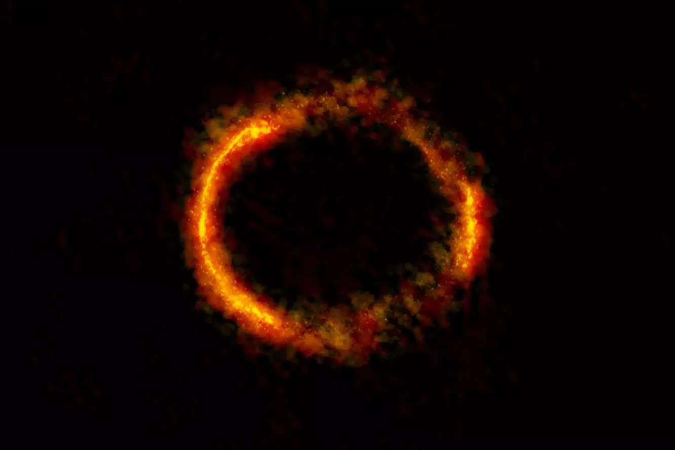 What are Einstein rings and how to see them