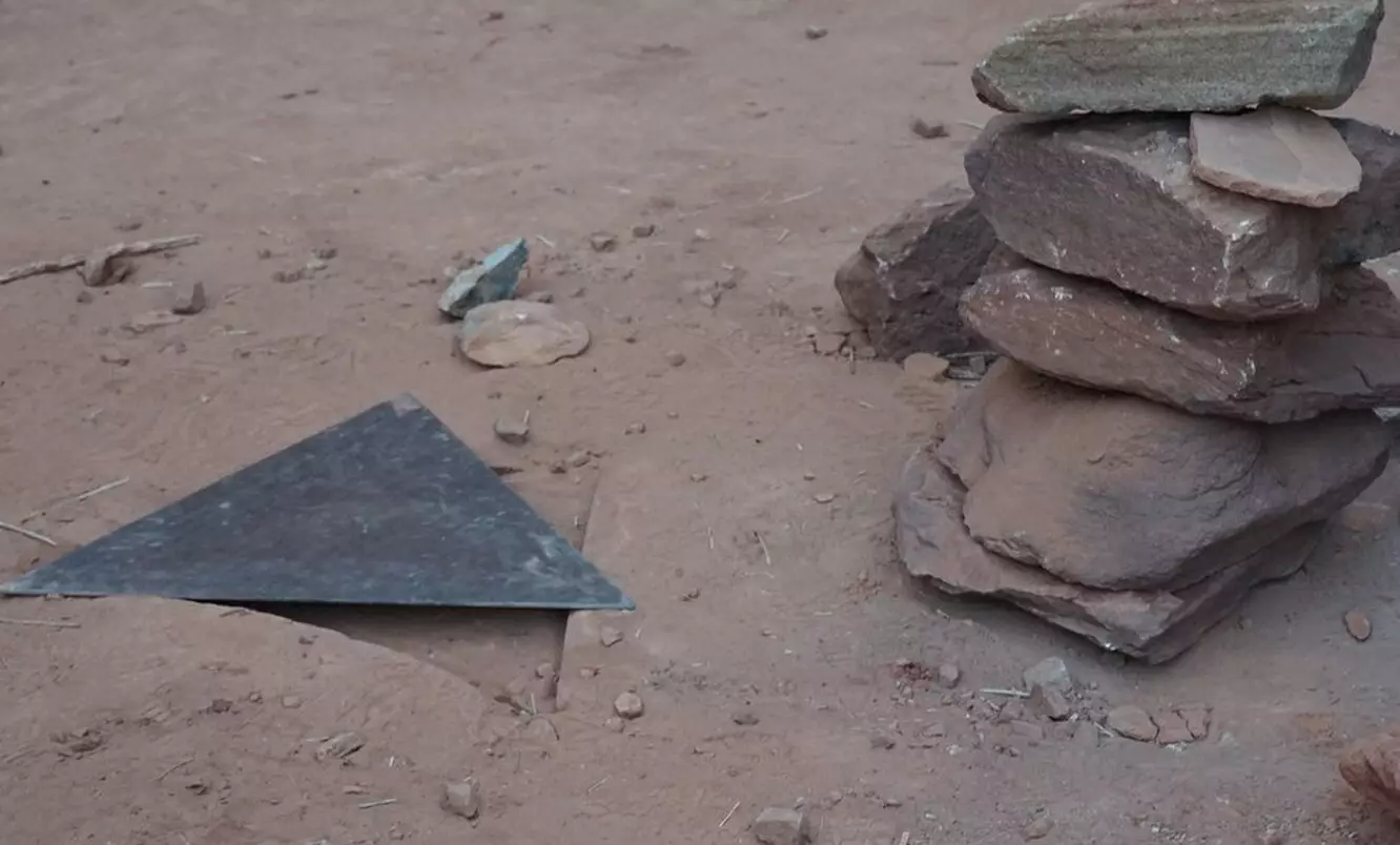 Steel monolith in Utah vanishes a week after it was discovered 378713_2