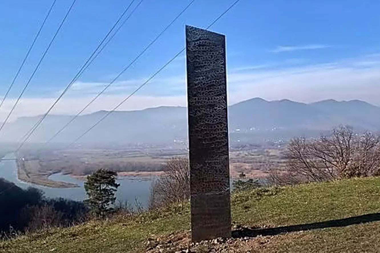 Ang misteryosong monolith gikan sa Romania nawala usab