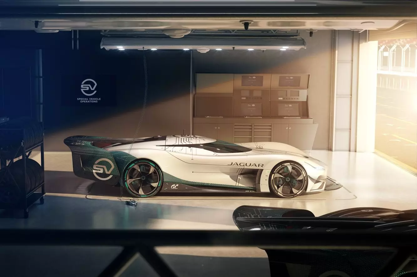 Jaguar суперкари нави виртуалиро барои Gran Turismo муаррифӣ мекунад 379337_4