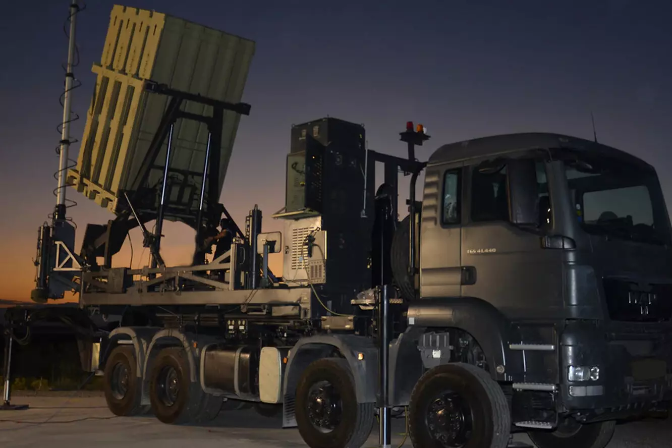 Bawo ni Iron Dome System Nṣiṣẹ: Njẹ Apata-Misaili Anti-Misaili ti Israeli Ni Doko gidi Bi?