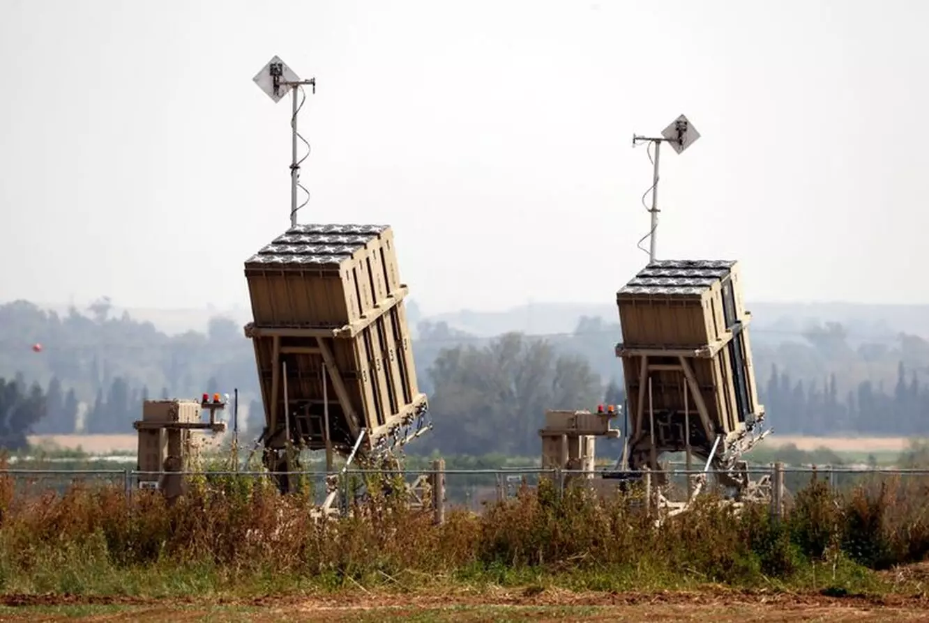 Awọn meji ti Iron Dome launchers ṣọ ilu Israeli ti Sderot