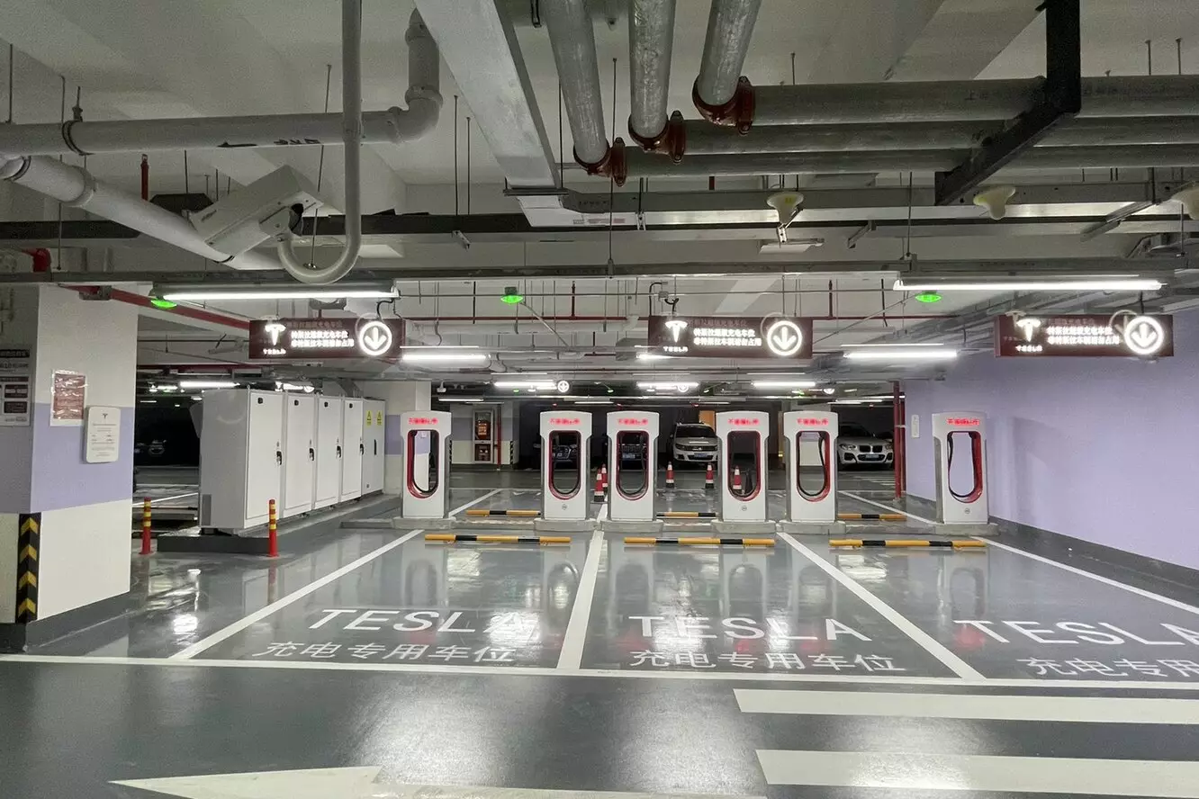 La estación de servicio eléctrico más grande del mundo abre en Shanghái