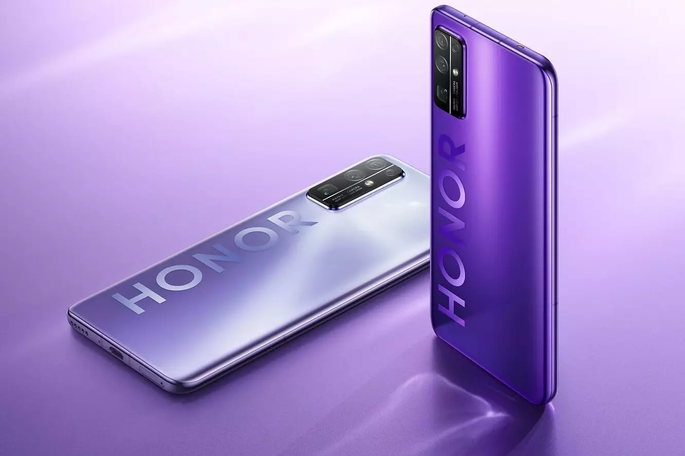 Honor smartfon bazarında Huawei-ni ötmək istəyir