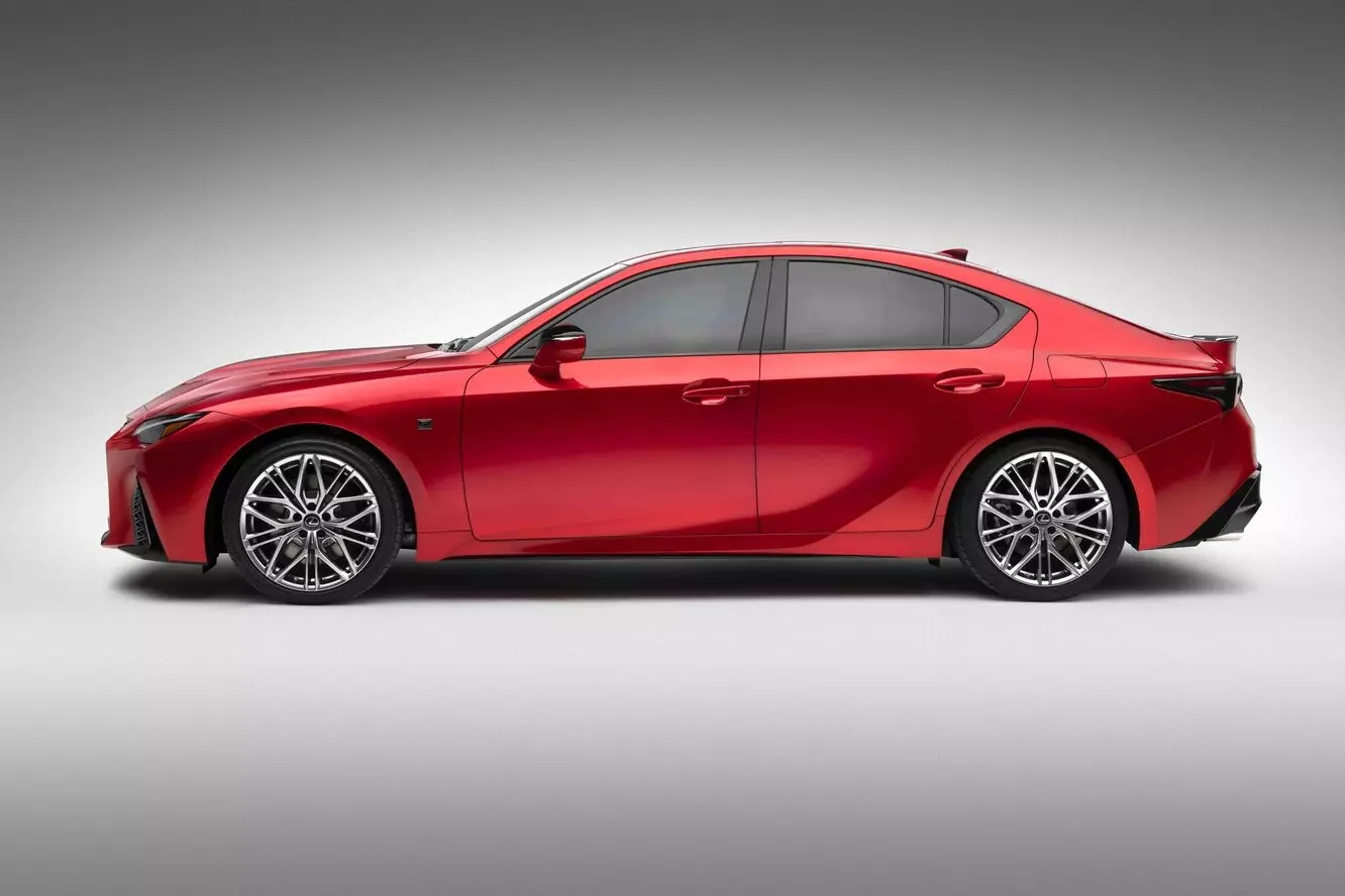 Lexus made the IS 500 F Sport Performance with a V8 engine 381579_3