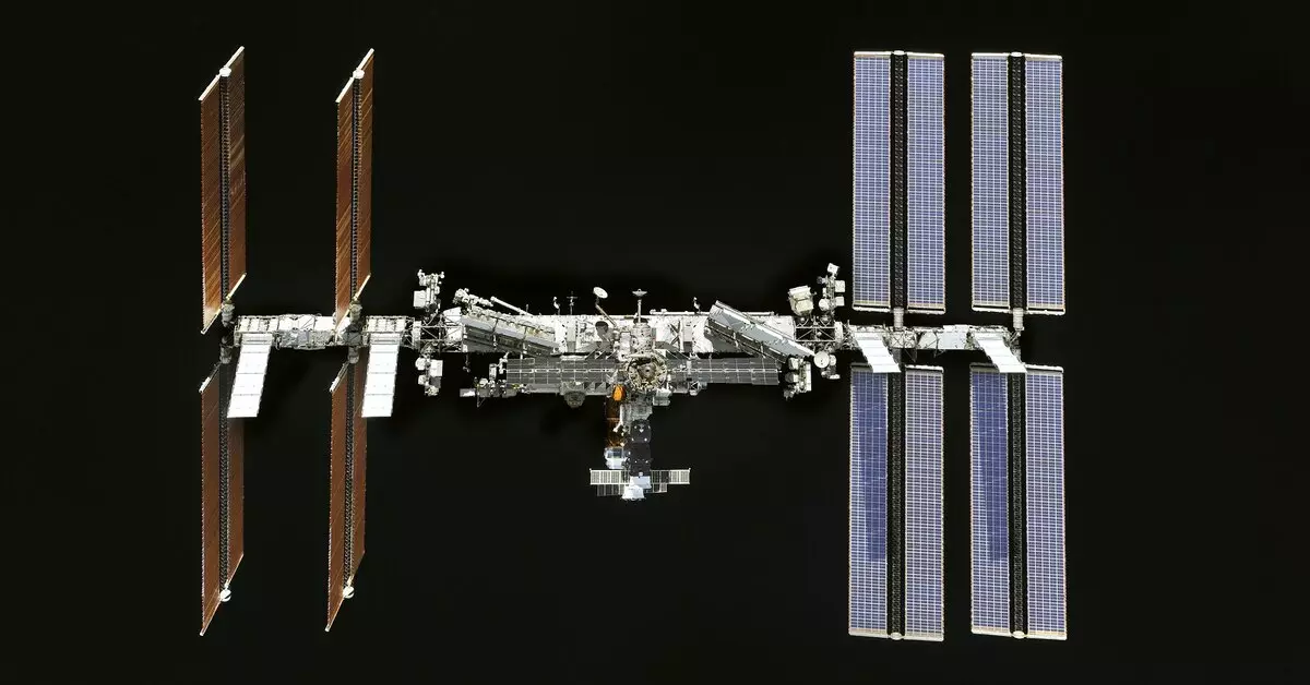 A Yu emberes űrhajó dokkolása. A. Gagarin (Szojuz MS-18) a Nemzetközi Űrállomás Rassvet moduljával automata üzemmódban