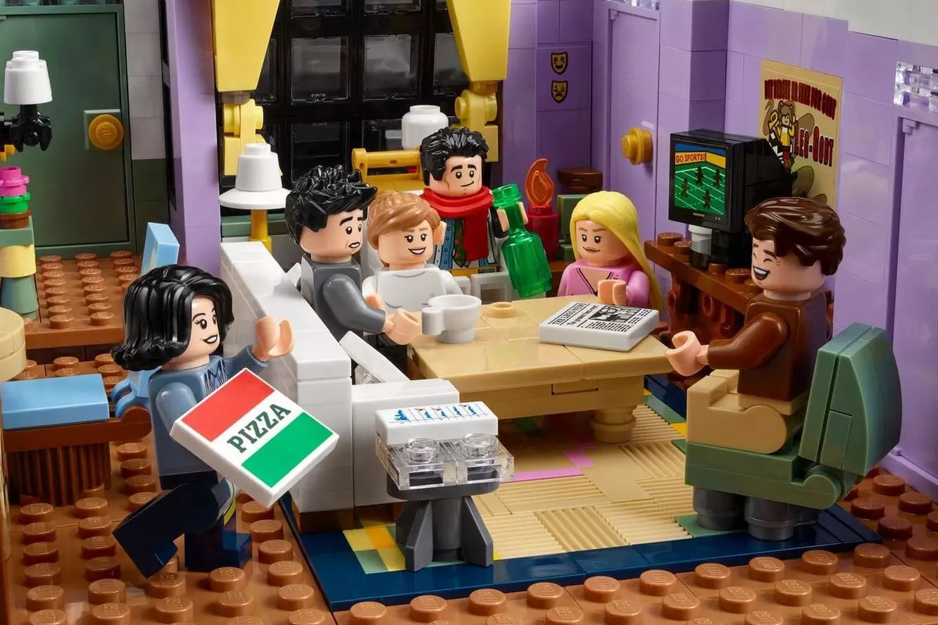 LEGO ikinji dostlar toplumyny görkezýär
