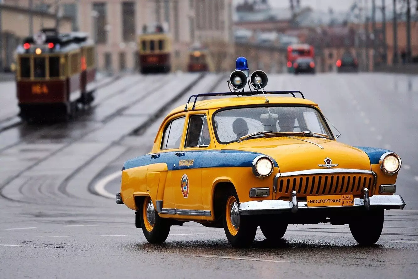 ¿Por qué los coches de policía en la URSS eran amarillos? 384331_3