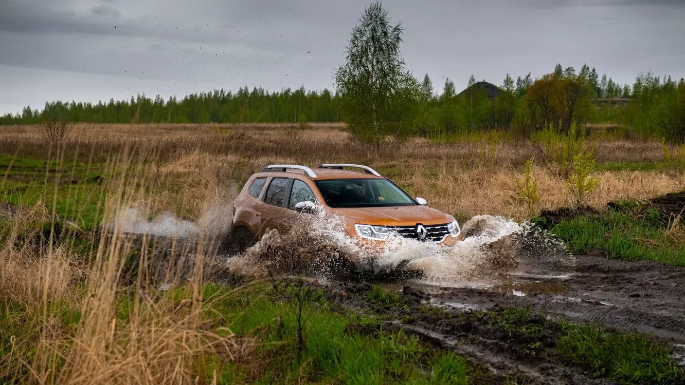 Toetsrit van die nuwe Renault Duster met 'n petrolturbo-enjin en 'n CVT 384373_10