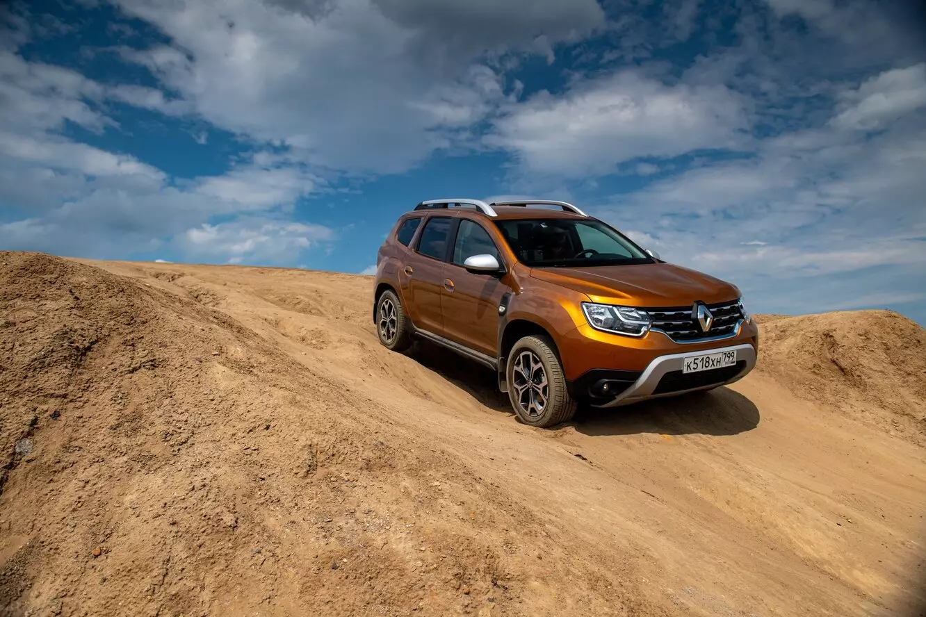 بېنزىن پىرقىرىغۇچلۇق ماتور ۋە CVT بىلەن يېڭى Renault Duster نىڭ سىناق قوزغاتقۇچ 384373_8