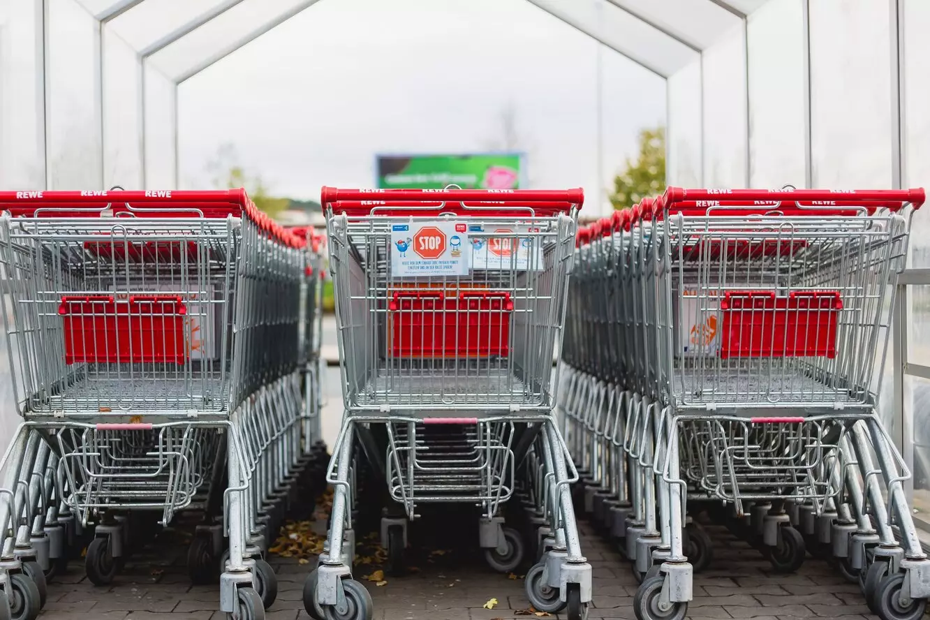 最大の食品配達会社は、従業員をほぼ完全にロボットに置き換える予定です