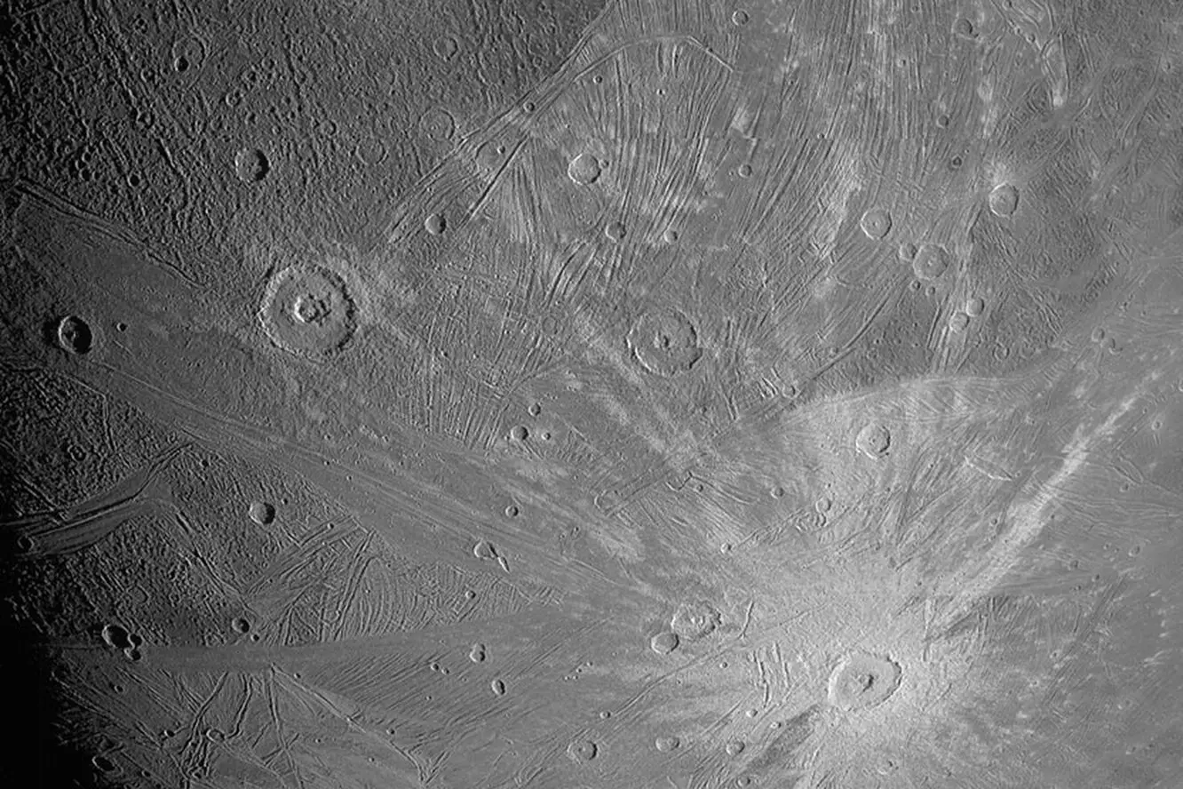 Juno stjoerde de earste heechweardige bylden fan Ganymede nei de ierde yn 20 jier