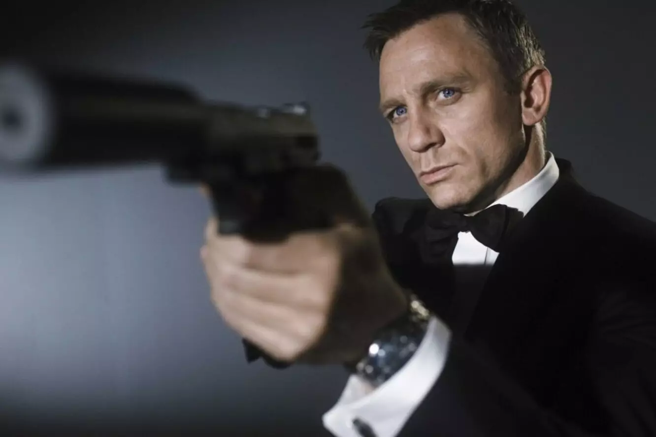 Je pravda, že agenti MI6 majú „licenciu zabíjať“ ako James Bond?