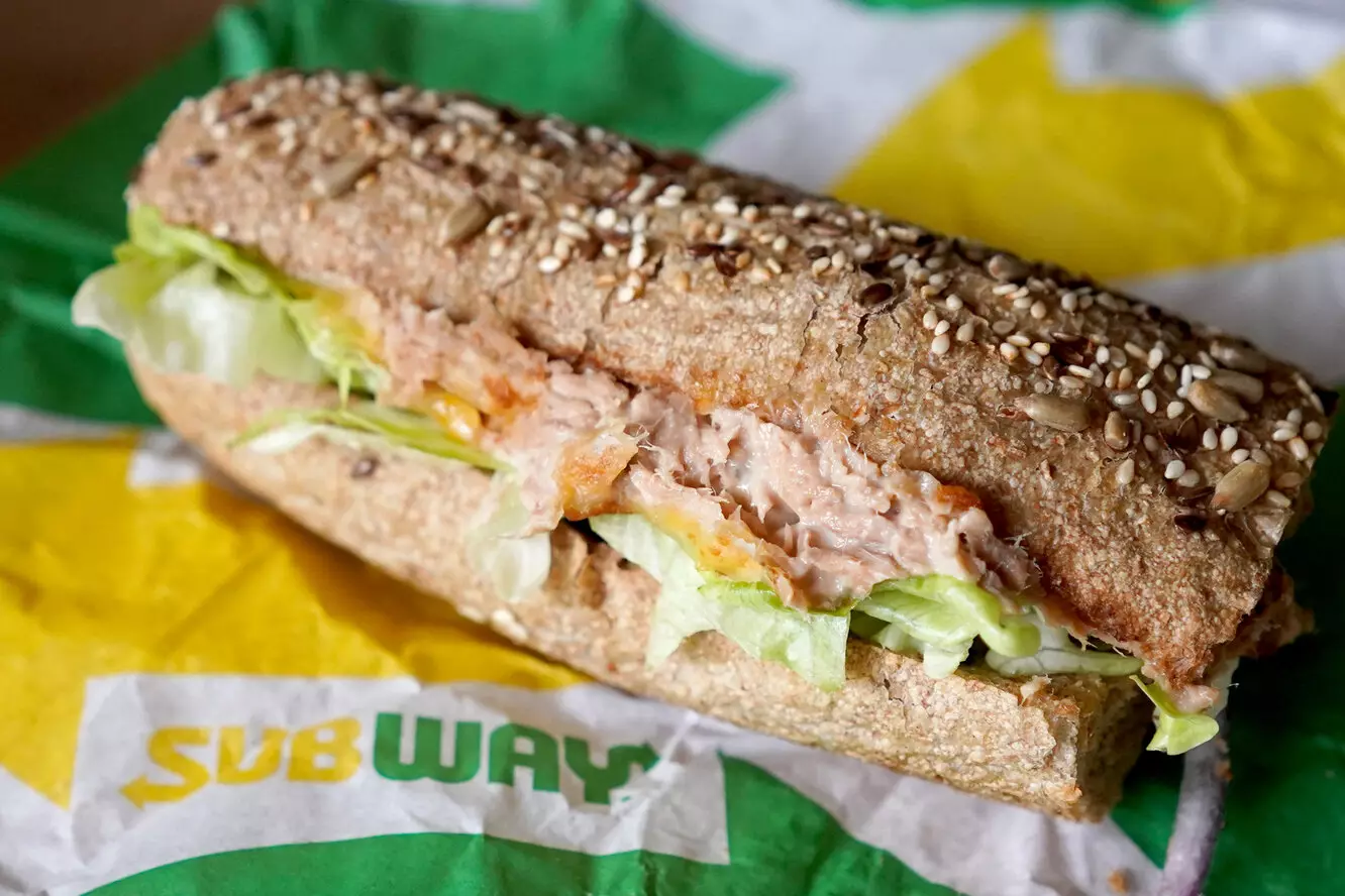 Khủng hoảng nhận dạng thành phần: Các chuyên gia không tìm thấy cá ngừ trong bánh sandwich cá ngừ tàu điện ngầm