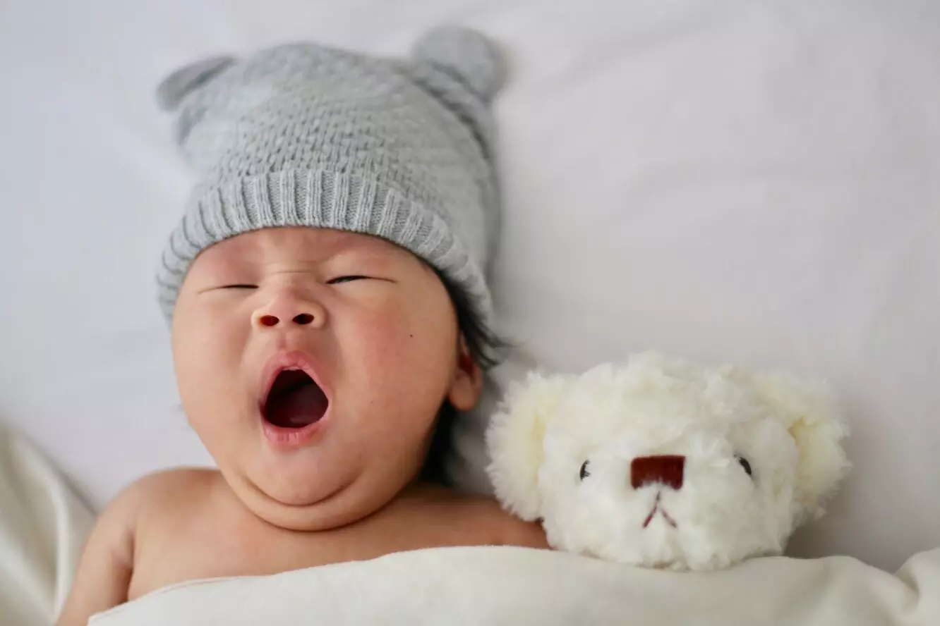 Zašto bebe zaspu kada im se pevaju uspavanke?