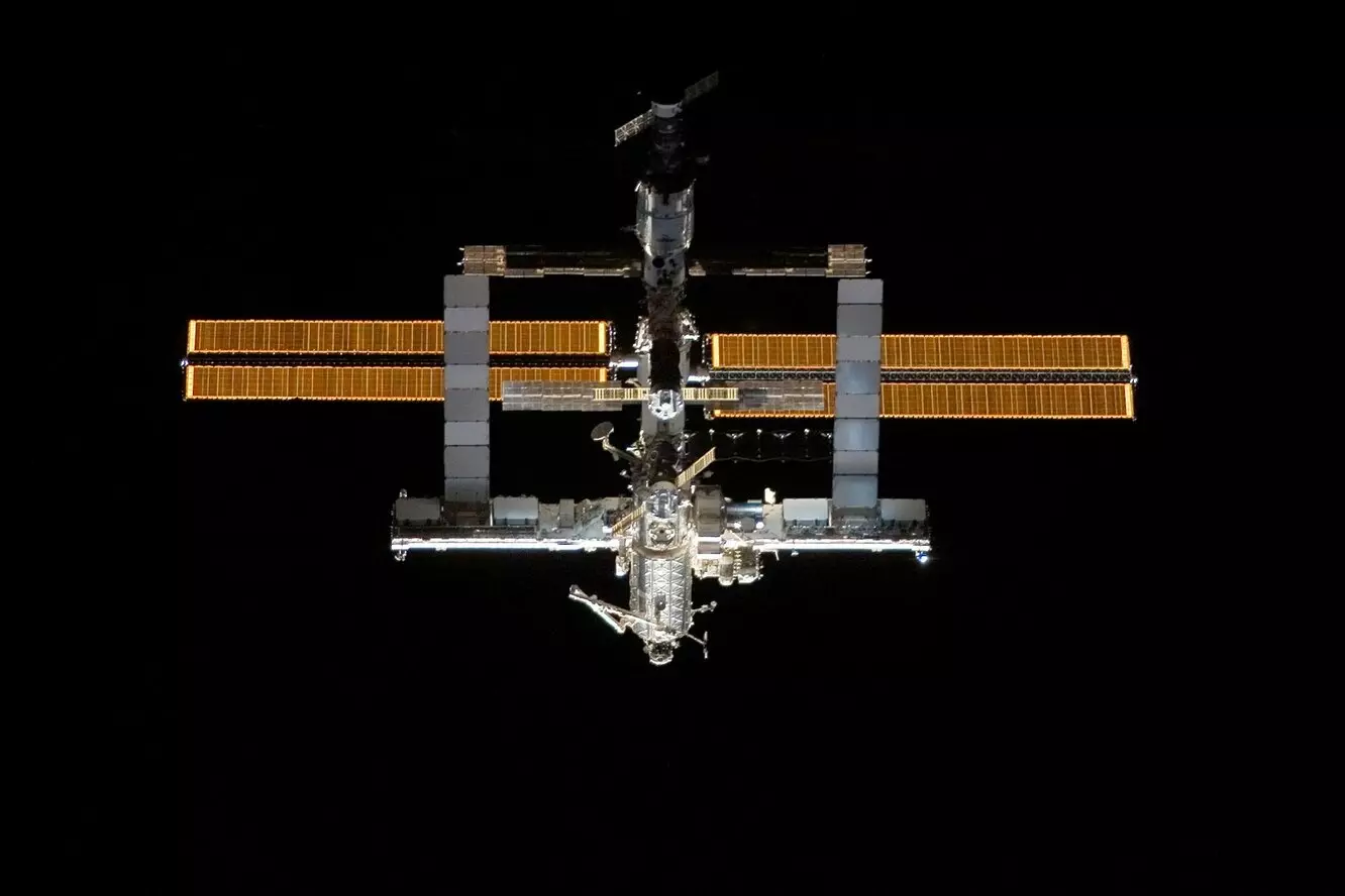 Progress MS-17 is suksesvol aan die ISS gekoppel