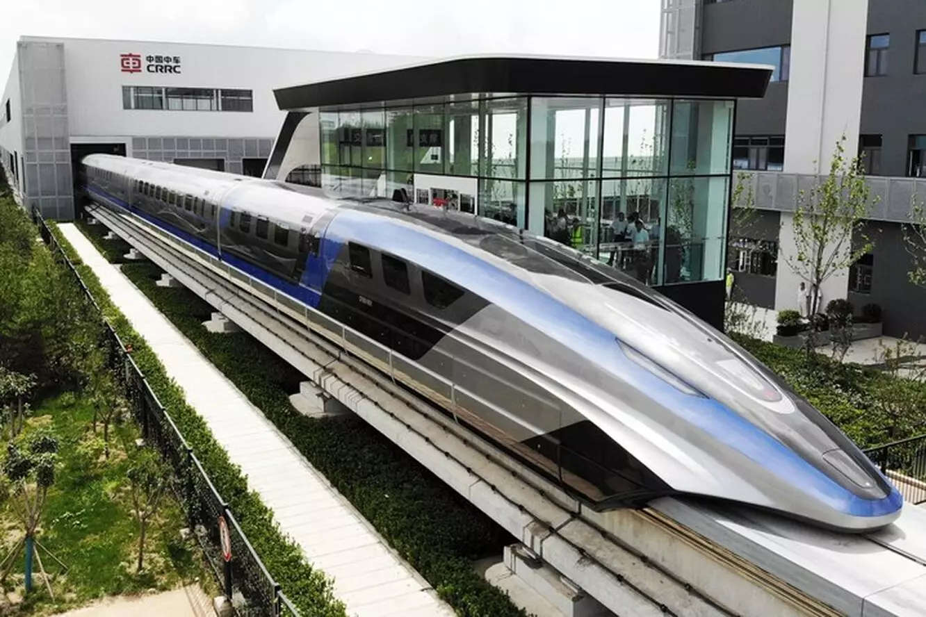 La Xina presenta el tren més ràpid del món, capaç de velocitats de fins a 600 km/h