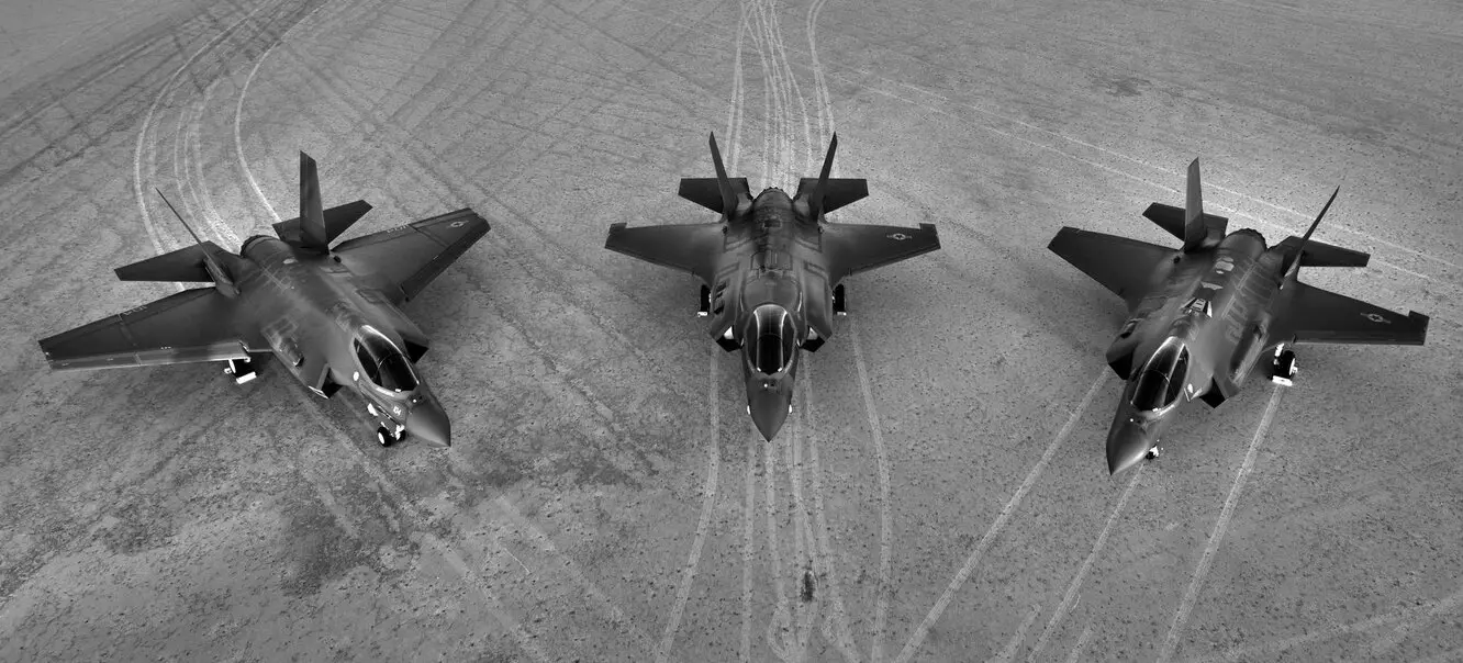 PAK FA vs F-35 386345_9