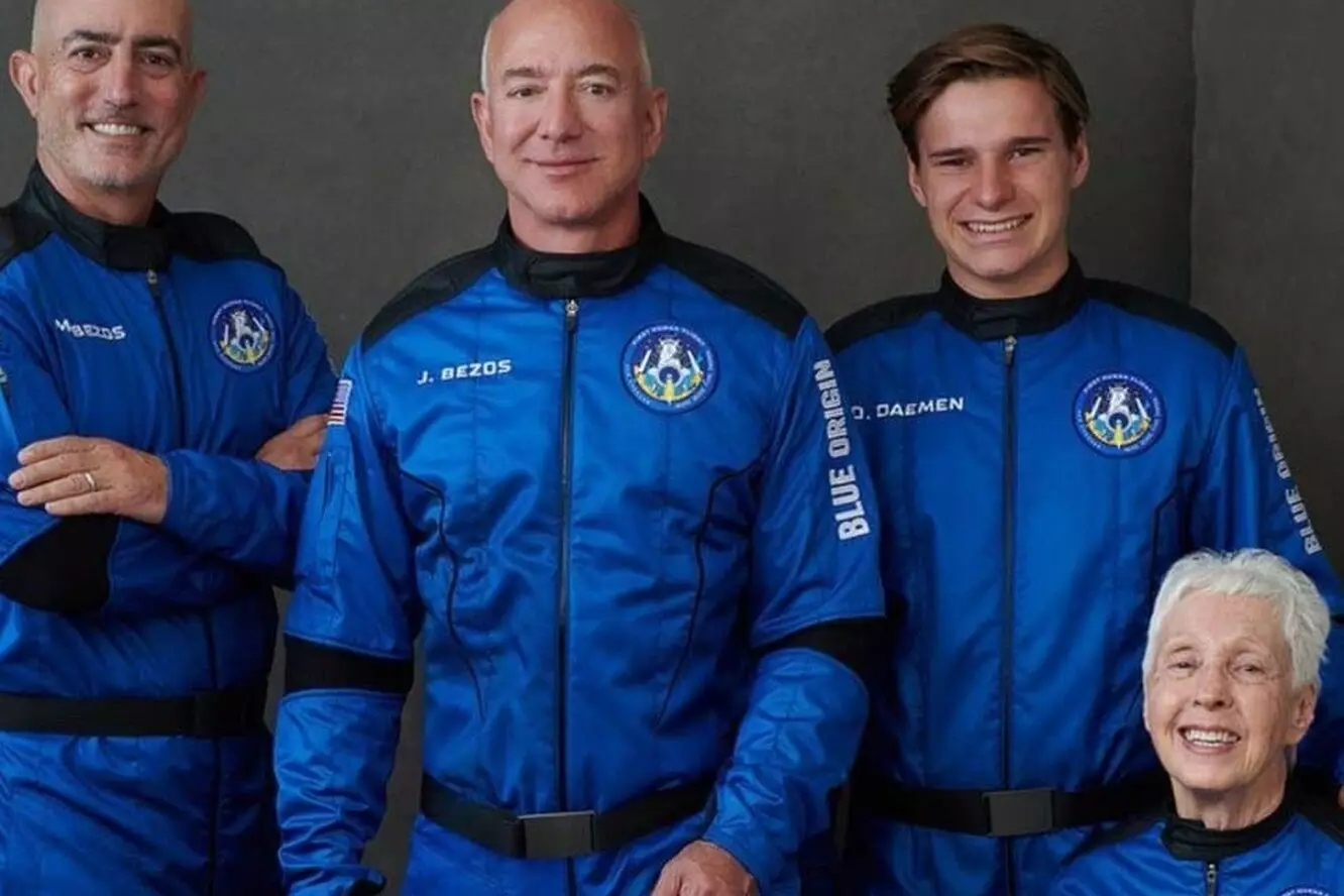 Lihat apa yang dilakukan Jeff Bezos dan tim New Shepard di luar angkasa