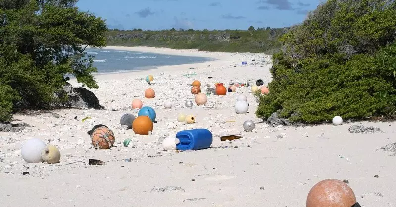 18 toneladang basura sa pinakaliblib at walang nakatirang isla sa mundo