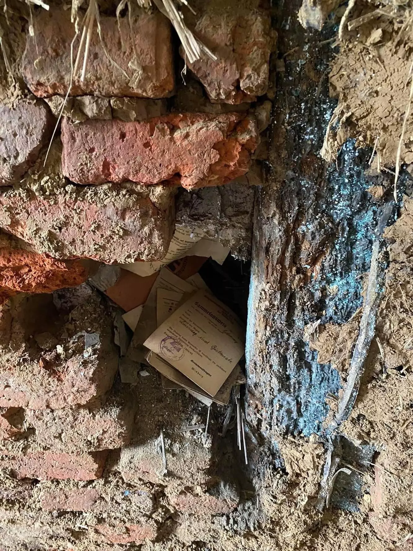 Нацистичка 'временска капсула' пронађена унутар зидова немачке куће 387096_4