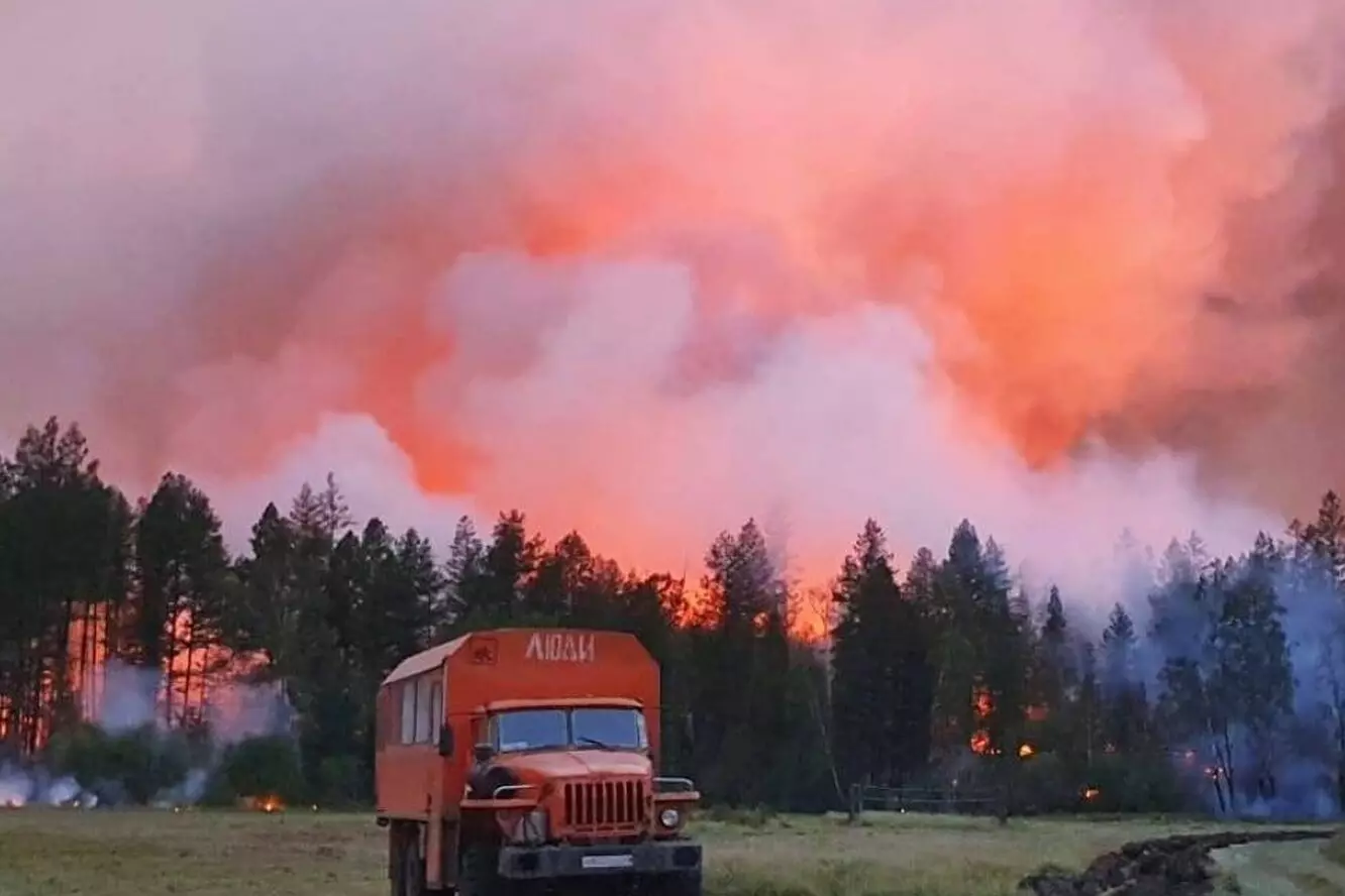 Ngano nga Pipila ka Wildfires Nagkinahanglan og mga Bulan aron Mapatay