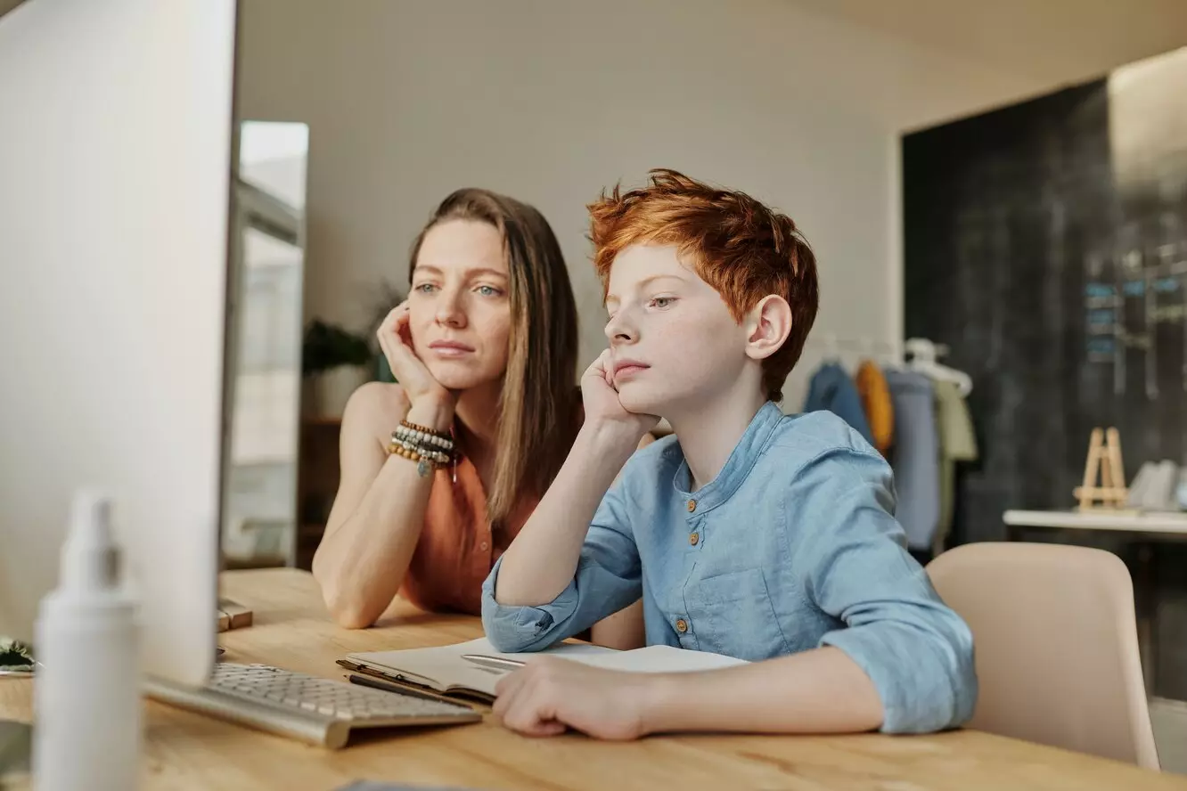 Cómo enseñar a los niños a usar Internet para estudiar