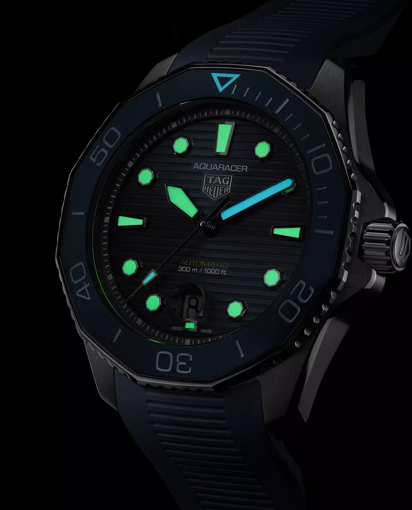 Pada ti Omuwe Alẹ: Ọjọgbọn Aquaracer nipasẹ TAG Heuer 388385_6