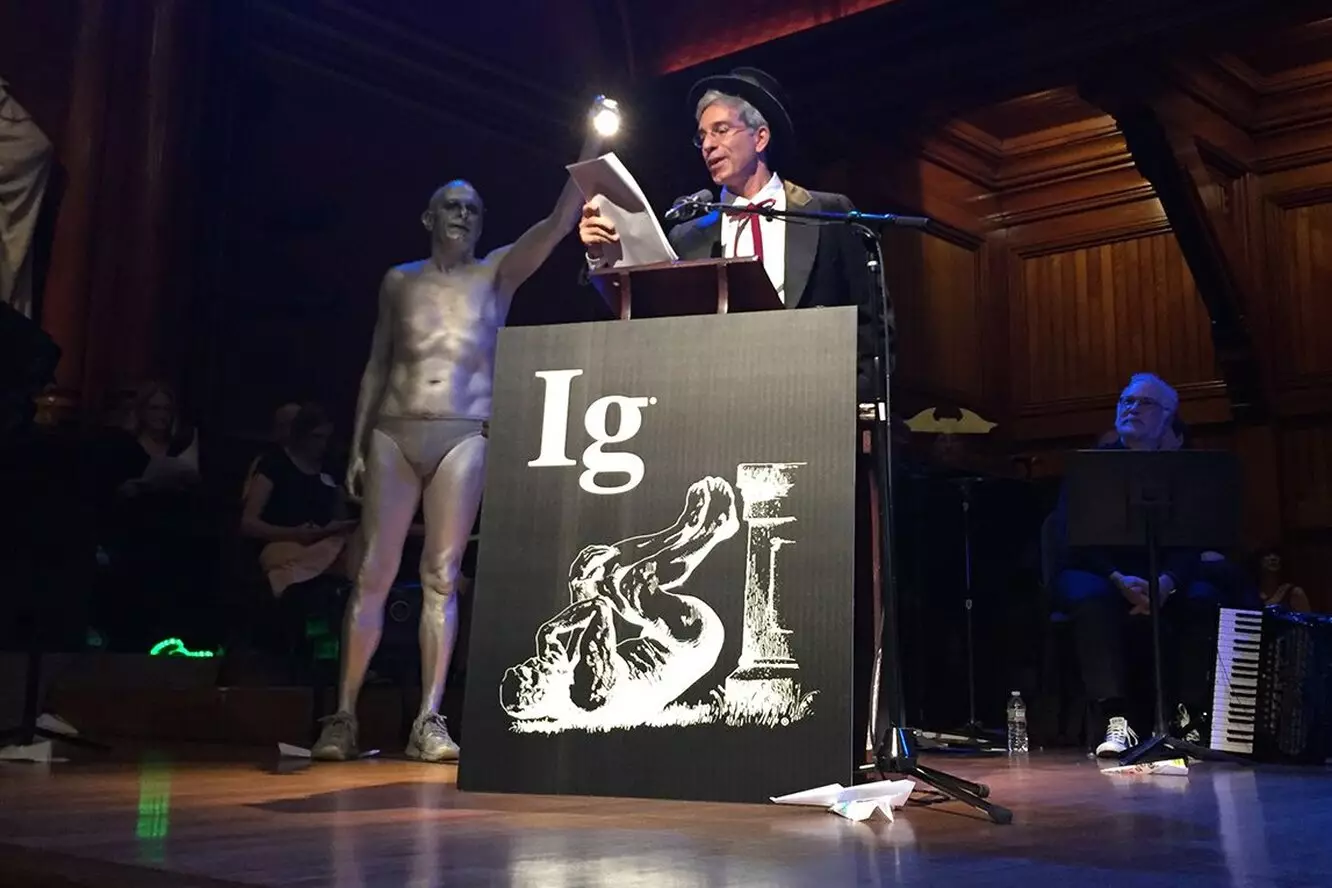 Paneroles en submarins, barbes i xiclet enganxós: per les quals van donar el premi Ig Nobel el 2021