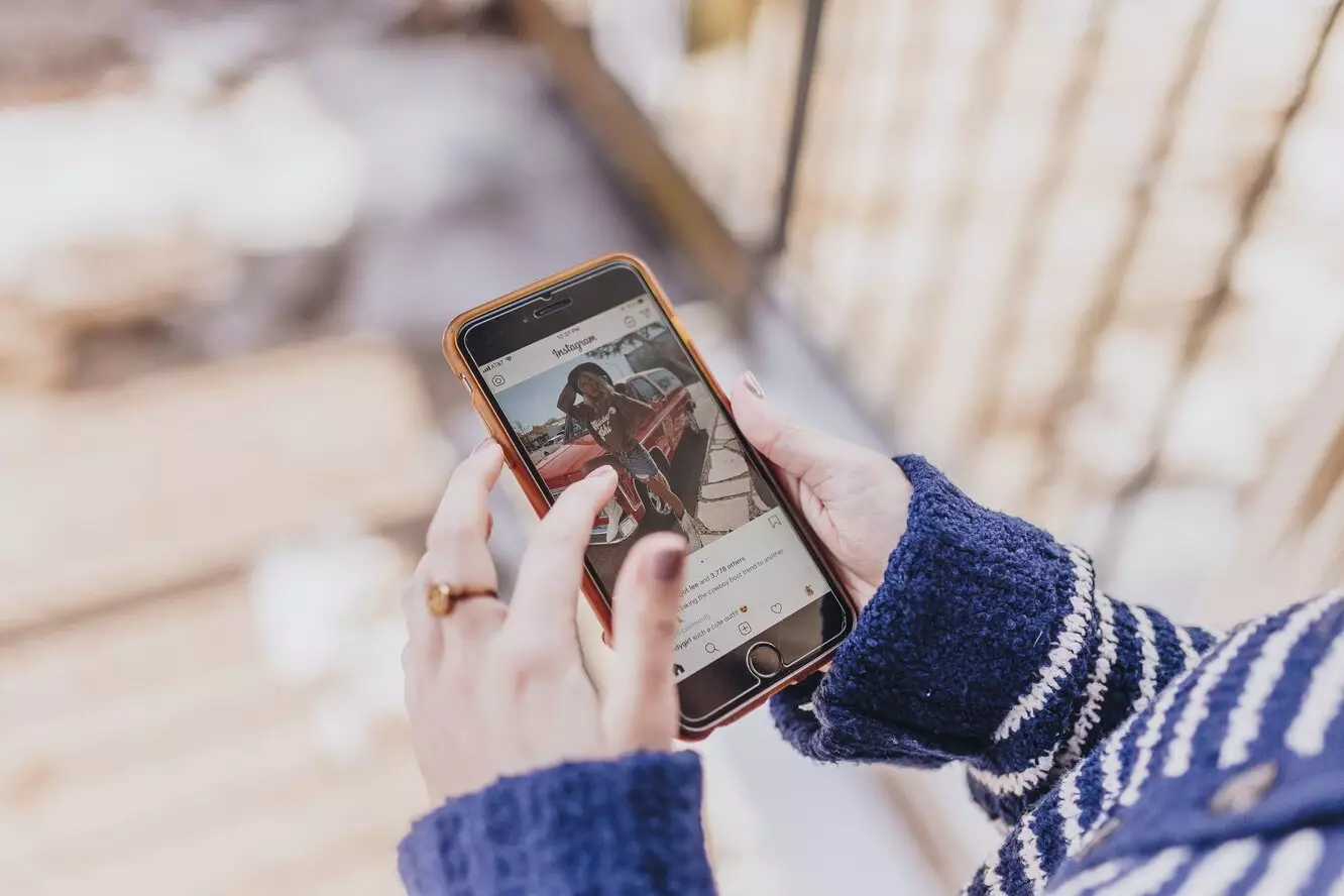 Lêkolîna Facebook*: Keçên ciwan ji ber fêkiya xwe ya Instagram pirtir dibe ku bi fikar û depresyonê re bibin *