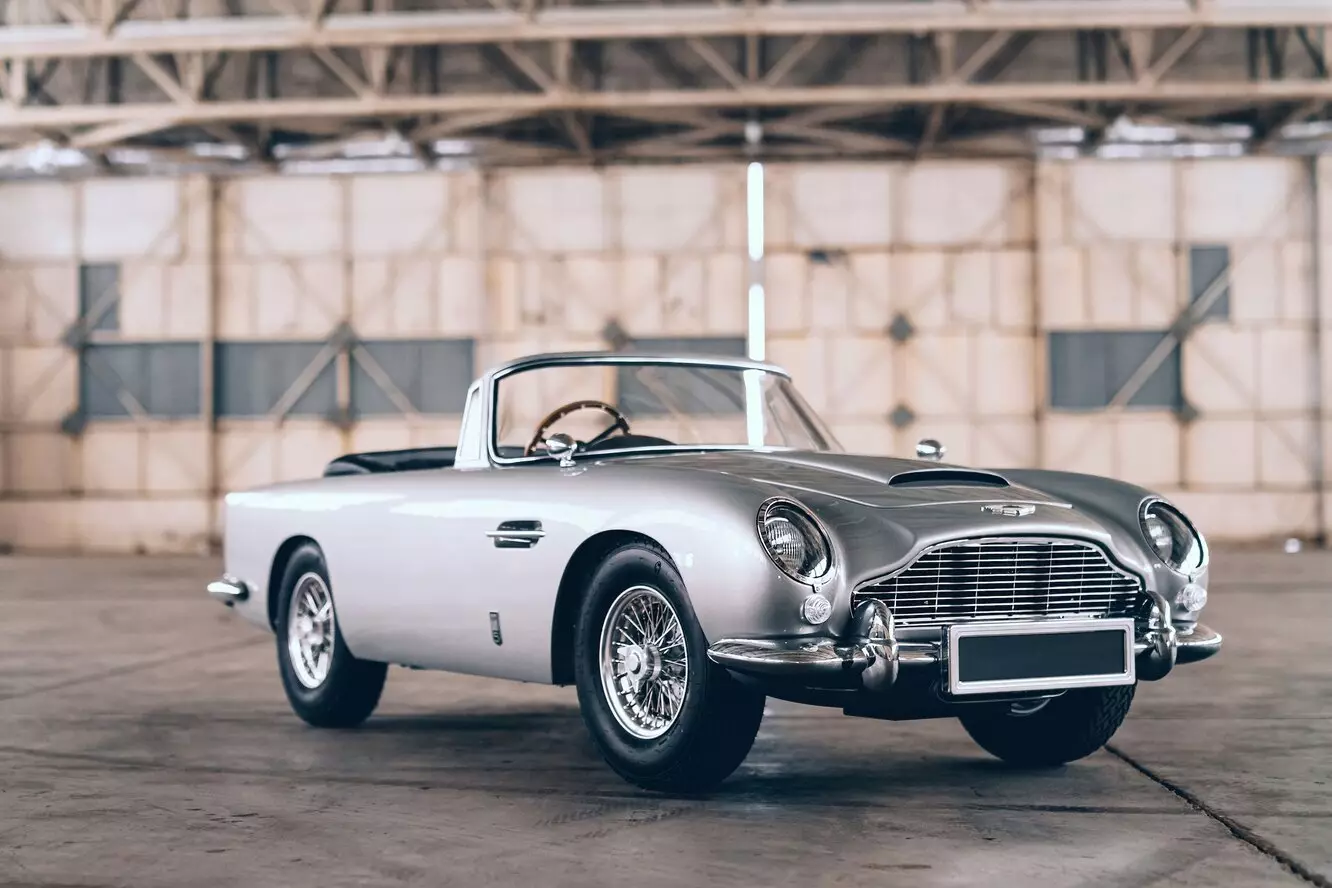 $123,000 Aston Martin DB5 Kid nofenoina fitaovana mpitsikilo James Bond