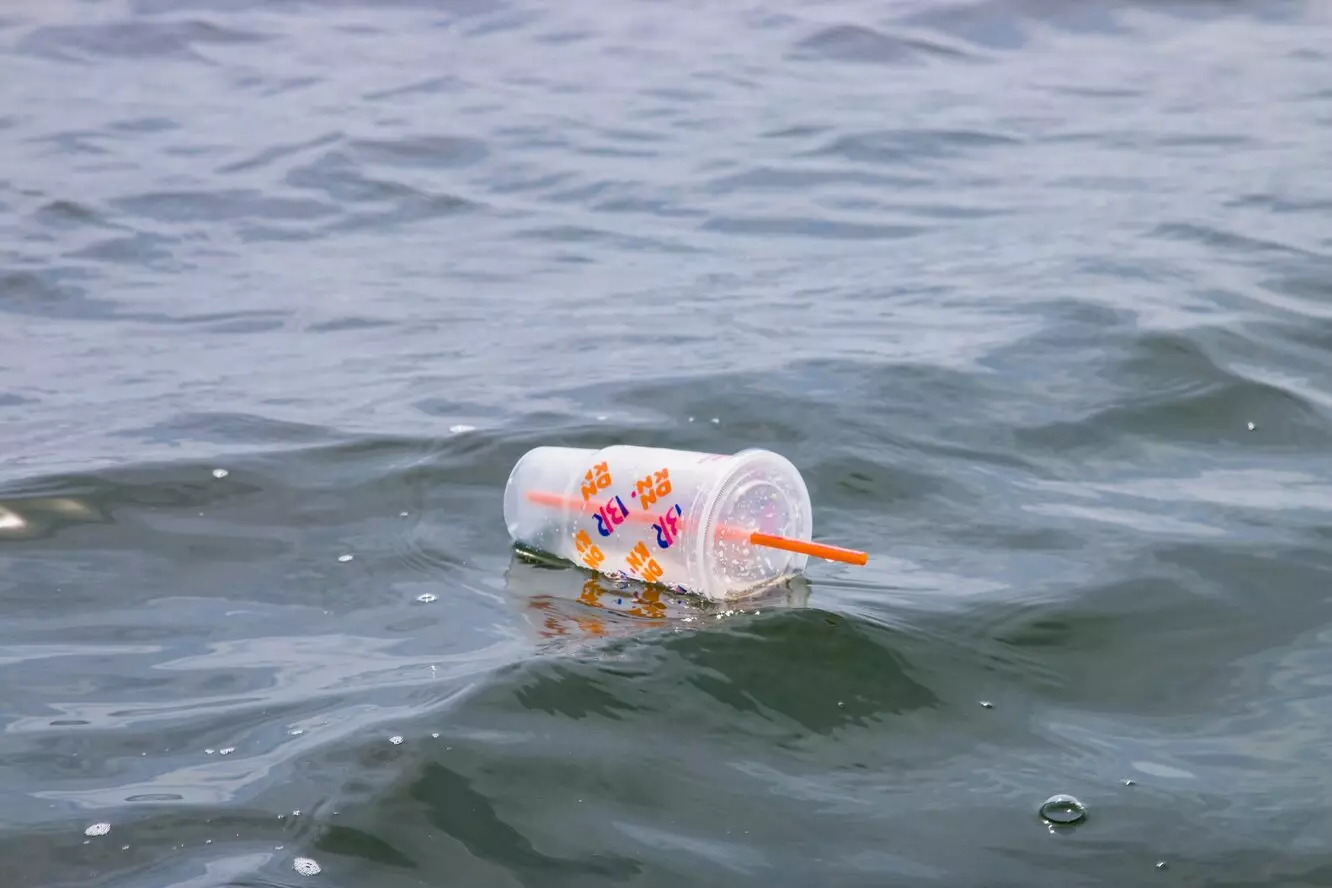 Studimi zbulon se krizat e plastikës dhe klimës janë të lidhura pazgjidhshmërisht