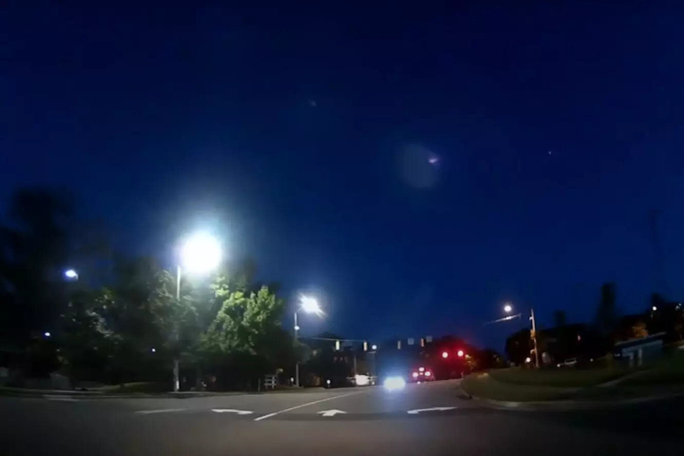 Nad USA byly vidět ohnivé meteory: video