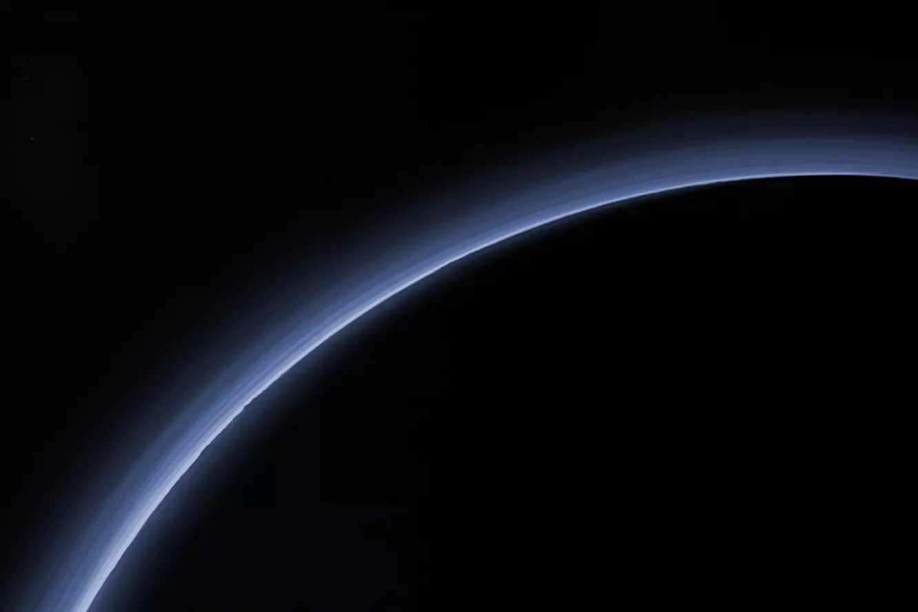 Astronomers have recorded a decrease in the density of the atmosphere of Pluto