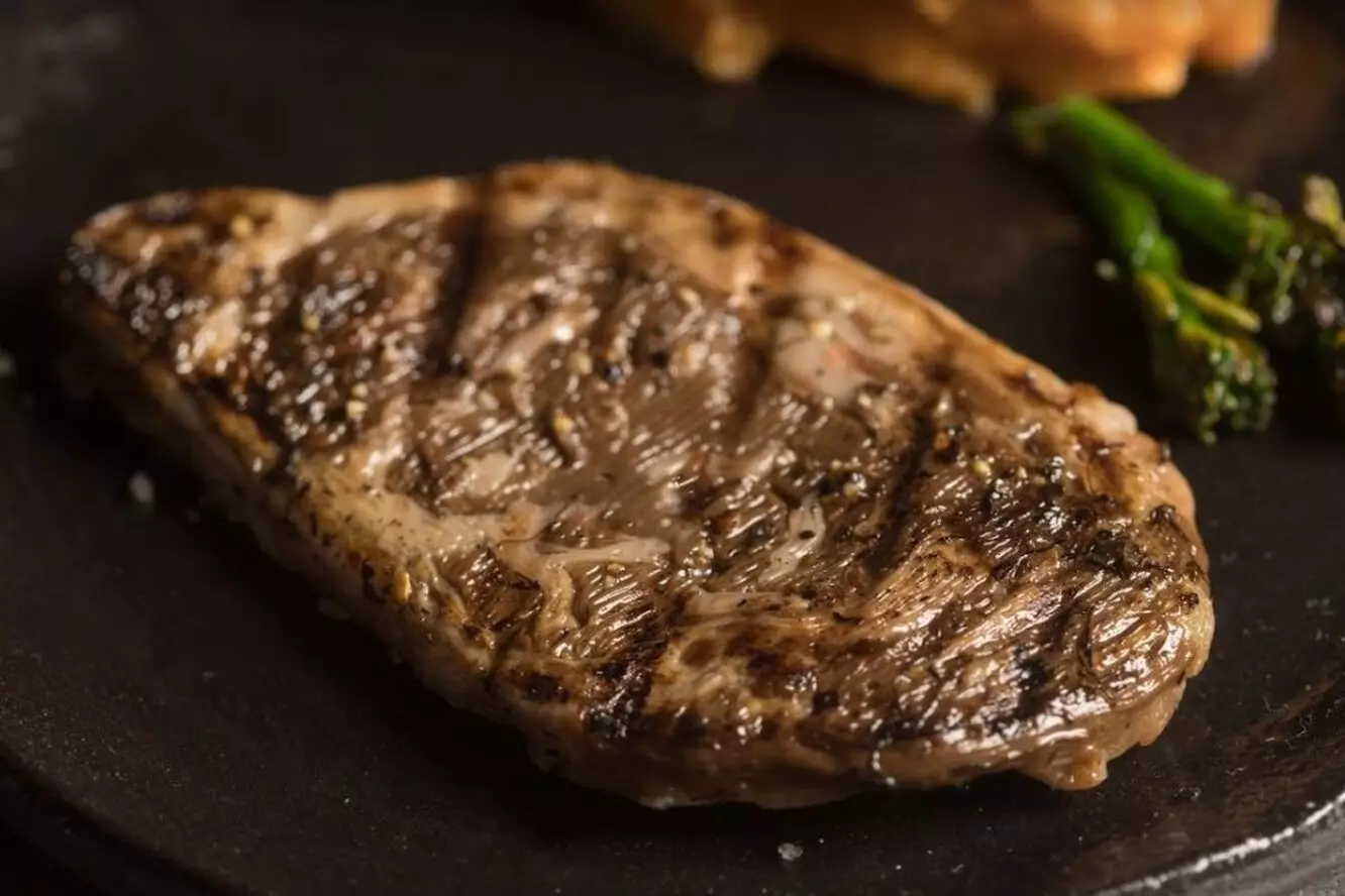 Mushrooms, steak na ụmụ ahụhụ: NASA kwupụtara ndị meriri n'asọmpi nri oghere