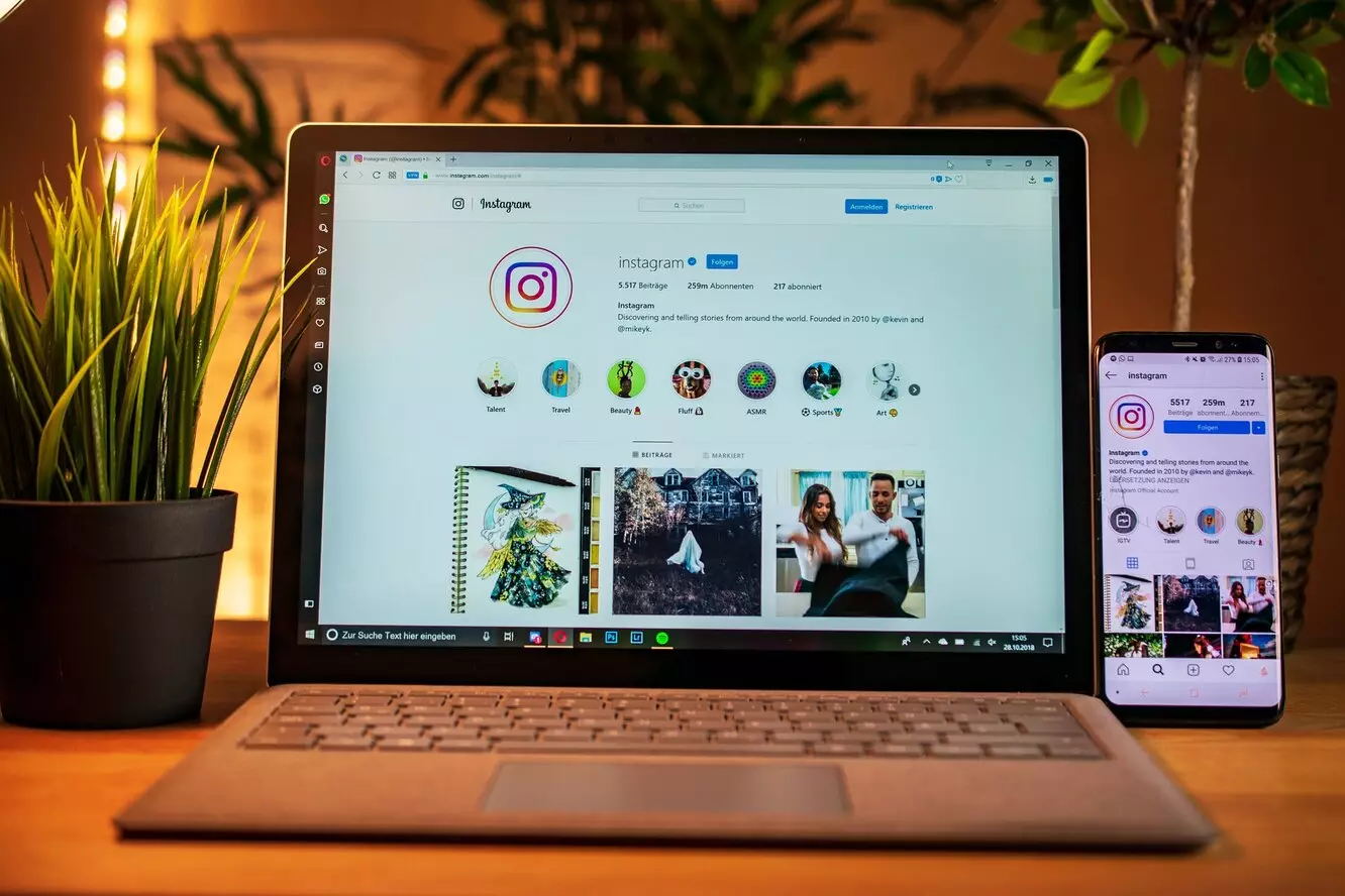 Instagram* joale e tla u lumella ho beha linepe le livideo ka sebatli sa hau sa PC