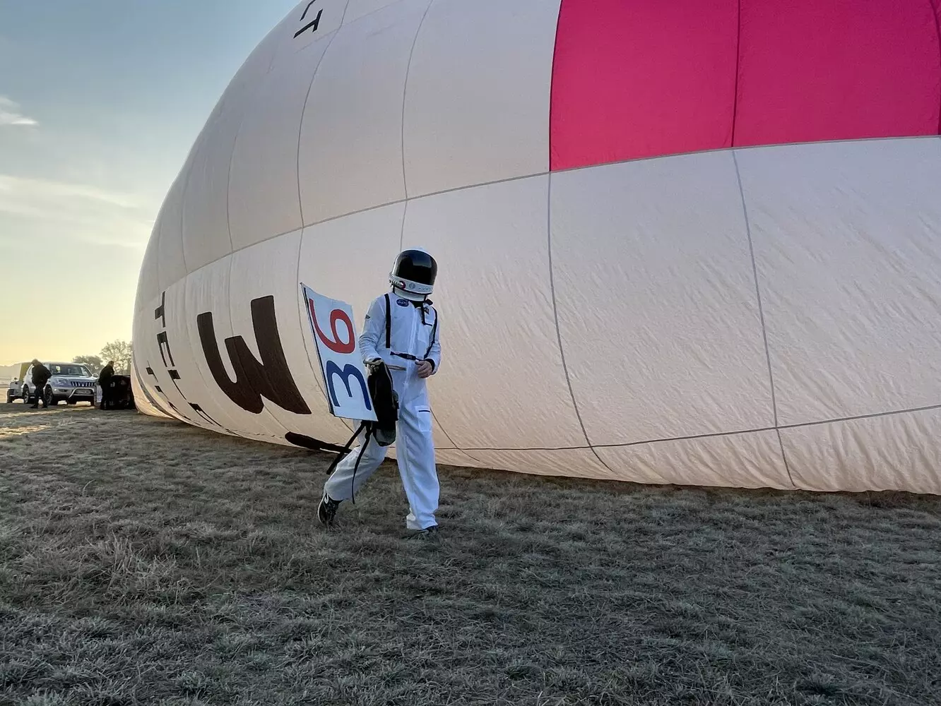 O recorde de altitude para um balão de ar quente foi quebrado. O francês subiu a uma altura de 4.000 metros 391199_2