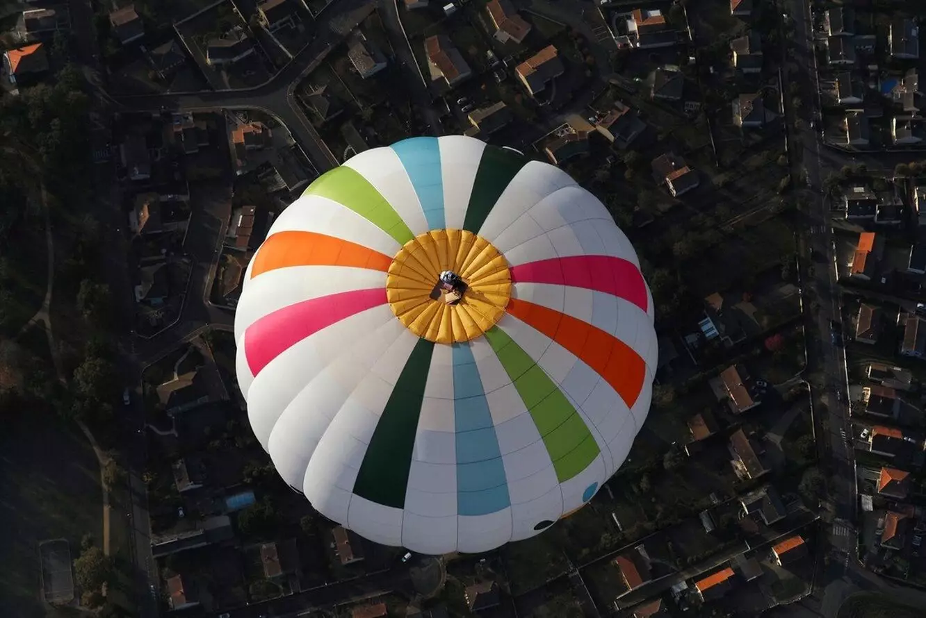 Podrt je bil višinski rekord za balon. Francoz se je povzpel na višino 4000 metrov 391199_4